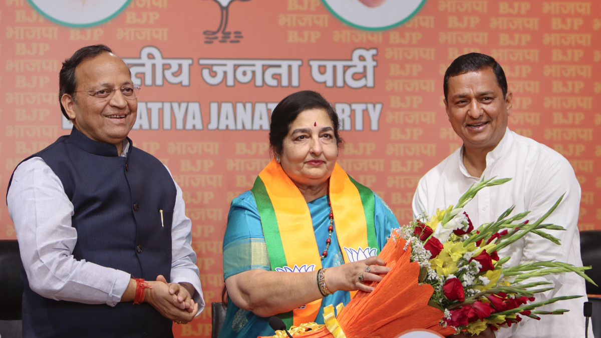 Singer Anuradha Paudwal Joins BJP Ahead Of Lok Sabha Elections 2024 ...