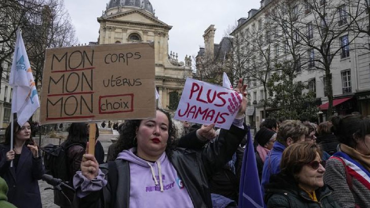 Historic! Abortion Is Now A Constitutional Right In France - Oneindia News