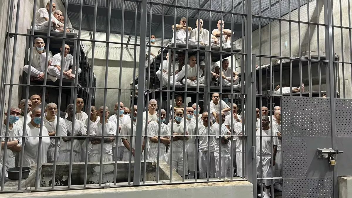 Brutal Reality Of El Salvador's Mega Prison Where Those Who Enter Never ...