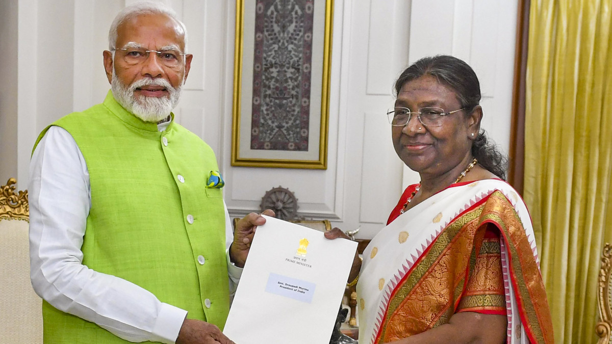 PM Modi, NDA Cabinet Resign Ahead Of Oath-Taking Ceremony For Third ...