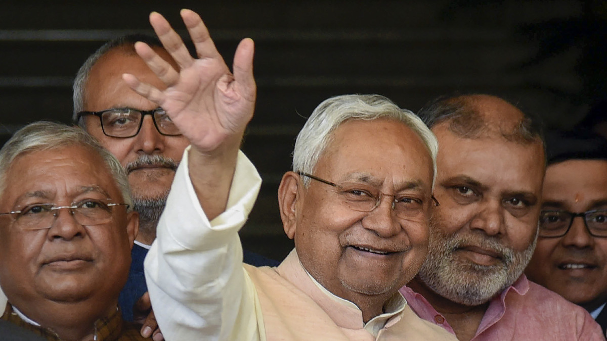 Funny Memes Explain Nitish Kumar's Situation As He Becomes Kingmaker ...