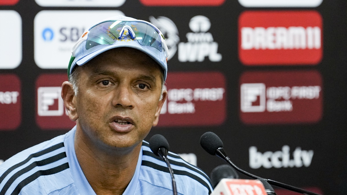 Rahul Dravid Loses Cool At A Reporter; Here's What Happened During Ind ...