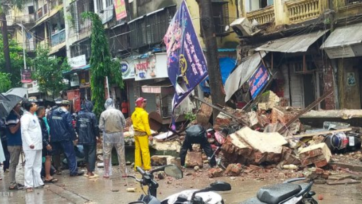 Mumbai: One Dead, Many Feared Trapped After Part Of Building Collapses ... Mumbai: One Dead, Many Feared Trapped After Part Of Building Collapses ...