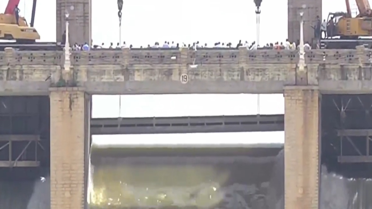 Tungabhadra Dam Update: All Five Stop Log Gate Installed Amid Heavy ...