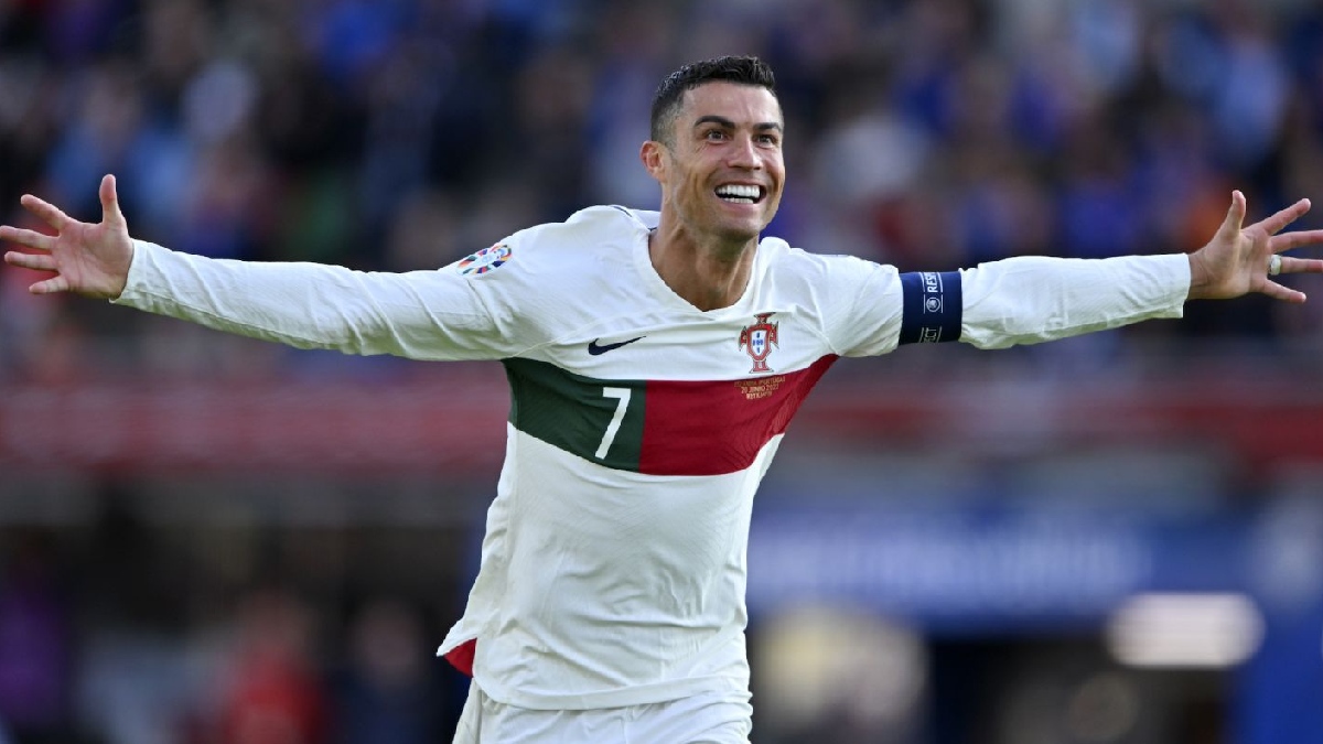 Cristiano Ronaldo's Big Statement On Retirement - Oneindia News