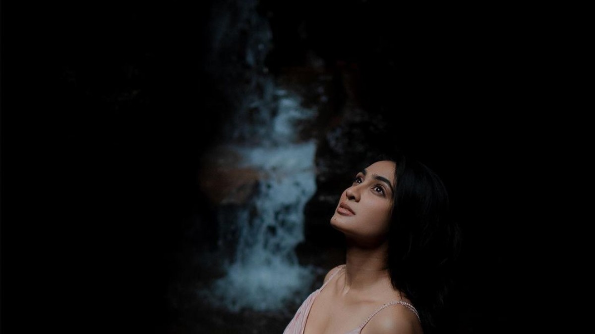 Actress Deepti Sati New Bold And Stylish Photoshoot From Wayanad ...