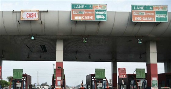 Long Queues At Toll Plaza On First Day Of The Implementation Of FASTag ...