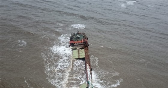 ICG Rescues Crew From Sinking MV Mangalam Near Revdanda Port Photos: HD ...