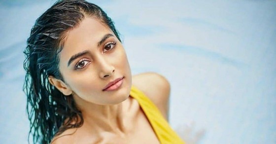 സ്വിമ്മിംഗ് പൂളിൽ ഹോട്ട് ലുക്കിൽ നടി പൂജ ഹെഗ്ഡേ, ചിത്രങ്ങള്‍ | Pooja ...