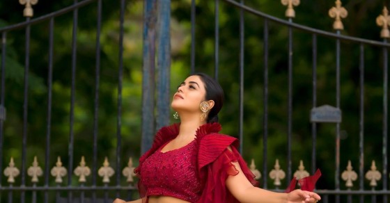 రెడ్ కలర్ ఔట్ ఫిట్‌లో పూర్ణ సూపర్ హాట్ | Actress poorna bold photos ...