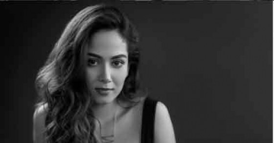 ছবি তুলতে অবাক কাজ করলেন শাহিদ-ঘরণী মীরা | some pictures of meera ...