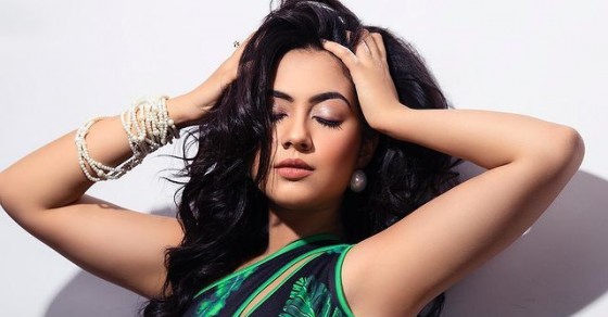 Boldness की हदों को पार करते हुए टीवी एक्ट्रेस रीम शेख ने कराया ...