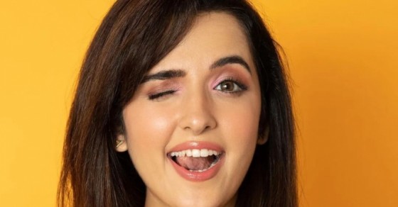 PHOTOS : ப்பா.. ஓர பார்வையில் ரசிகர்களை ஓரங்கட்டும் ஷெர்லி செட்டியா ...