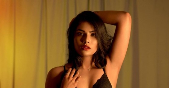 PHOTOS : பிளாக் டாப்பில் வசீகரிக்கும் அழகு.. நடிகை லிக்கிதா ஆனந்தின் லேட்டஸ்ட் சூப்பர் ஸ்டில்ஸ் ...