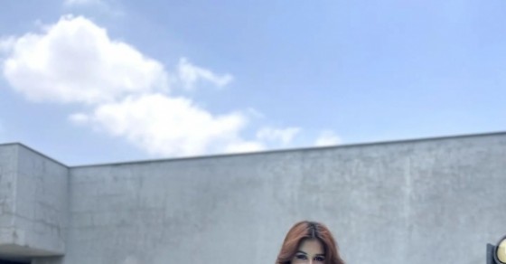 PHOTOS : நீச்சல் குளத்தில் கலக்கல் போட்டோஷூட்.. ஆளை அசத்தும் அழகில் ...