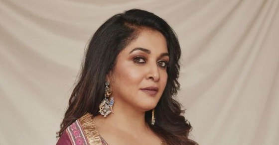 PHOTOS : ப்பா.. 52 வயதிலும் கொஞ்சம் கூட குறையாத அழகு.. படையப்பா பட ...