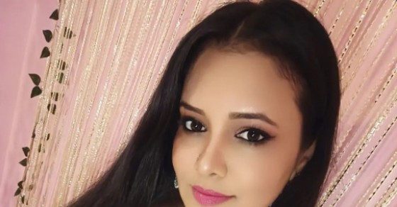 PHOTOS : புடவைய இப்படித்தான் கட்டுவிங்களா .. நடிகை பிரியா காம்ரேயின் ...