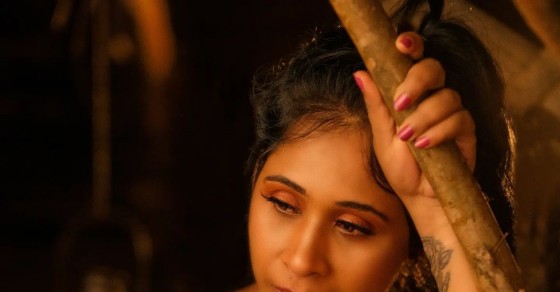 PHOTOS : வாவ்.. ரெட் பிகினியில் வேற லெவல் போஸ் கொடுக்குறாங்களே.. கேரள ...