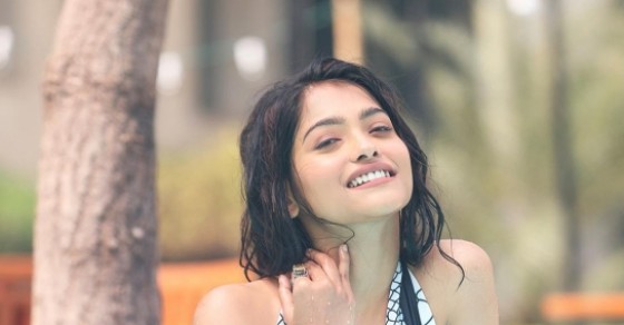 PHOTOS : ஸ்விம் சூட்டில் ரசிகர்களை கிறங்க வைத்த அனுஷா விஸ்வநாதன்.. கலக்கலான ஸ்டன்னிங் பிக்ஸ் இதோ ...