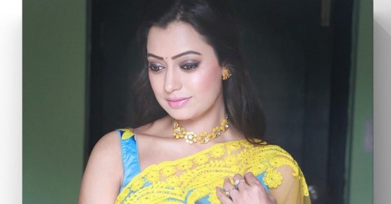 వయ్యారాలతో హీటెక్కిస్తున్న సౌమ్య రావు.. అందంతోనే చిత్తుచేస్తున్న ...