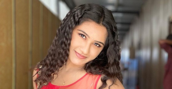 PHOTOS : சொப்பன சுந்தரி நான்தானே.. ரவீனா தாஹாவின் சொக்கவைக்கும் ...