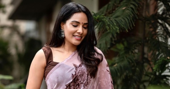 photos : வெட்கத்தில் முகம் சிவந்தபடி போஸ் கொடுத்த அர்ஷிதா.. கலக்கலான ...