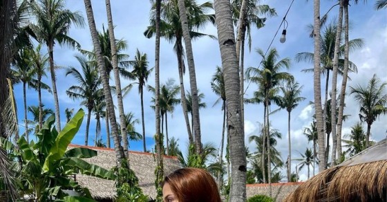 PHOTOS : பிகினியில் சுண்டியிழுக்கும்.. ஸ்பெயின் மாடல் பண்டோரா ...