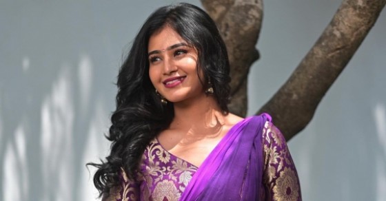 photos : புடவையில் சொக்கவைக்கும் அழகு.. நடிகை யாஷ்னாவின் கலக்கல் ...