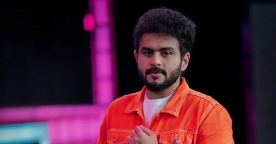 photos : மனைவியின் பிறந்தநாளை ஜோராக கொண்டாடிய ஆர்.ஜே. விஜய்.. கேப்ஷனை ...