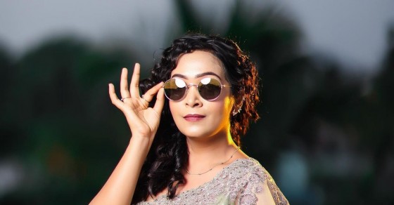 PHOTOS: மாடர்ன் அவுட்பிட்டில் கலக்கல் போஸ்.. விஜய் டிவி சீரியல் ...