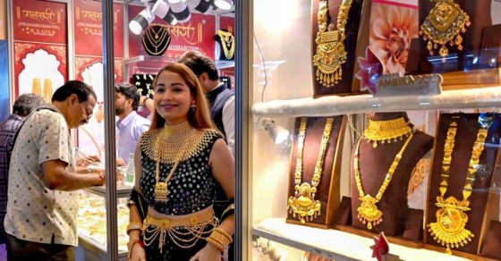 Today gold price in Kolkata: সোনা কিনতে যাওয়ার আগে দেখে নিন আজকের ...