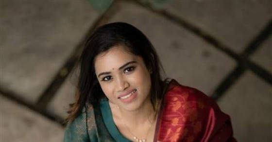 PHOTOS: வெளிநாட்டில் ஜாலி பண்ணும் 'பாண்டவர் பூமி' சீரியல் நடிகை ...