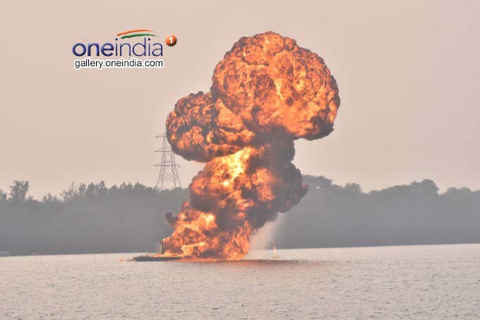 Navy Show At Punnami Ghat In Vijayawada Photos: HD Images, Pictures ...