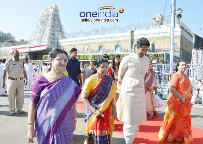 Photo Gallery: AP CM N Chandrababu Naidu Visits Tirumala With Family Photos: HD Images, Pictures ...