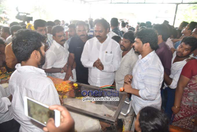 Last Rites Of Andhra MLA Sarveswara Rao Photos: HD Images, Pictures ...