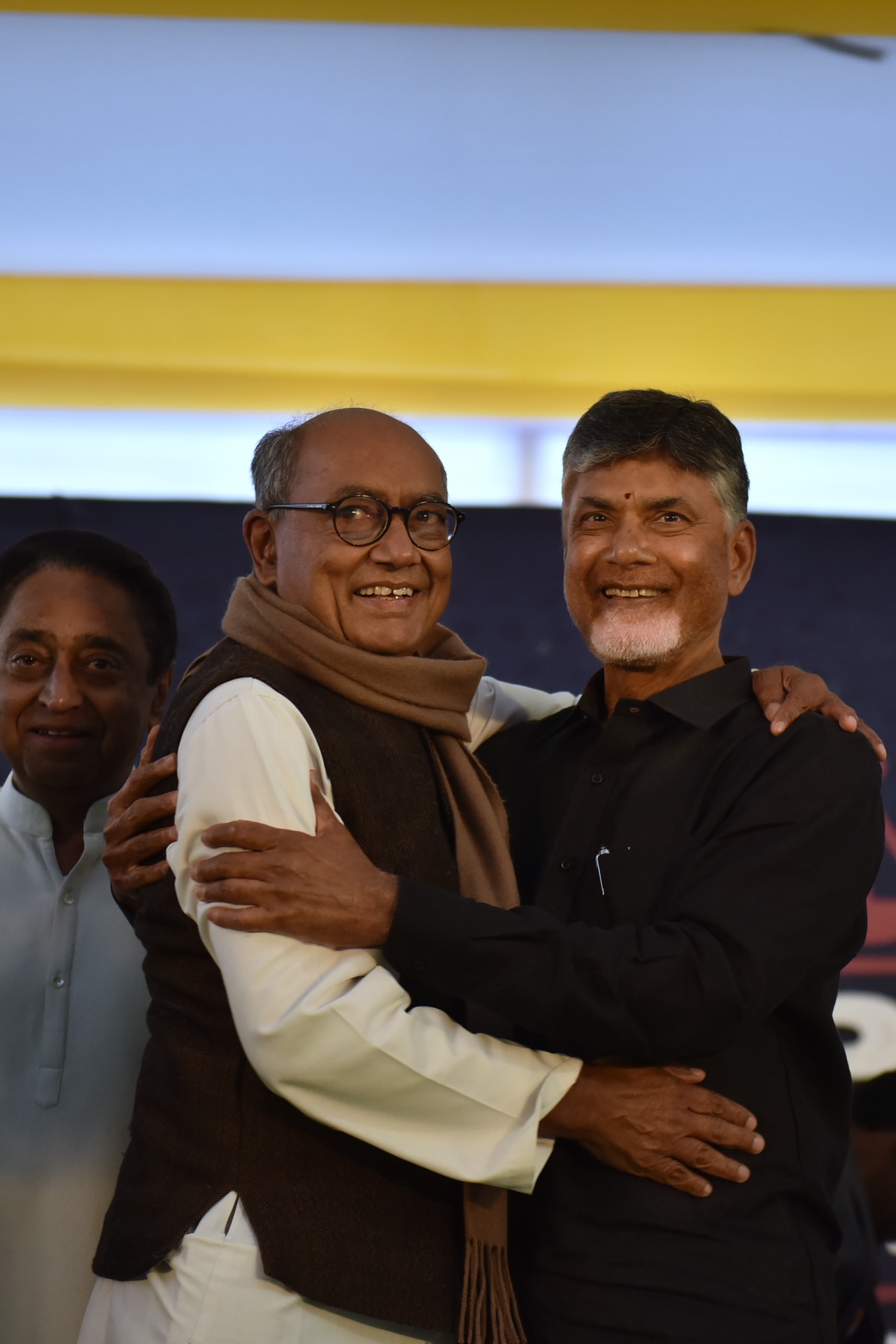 Chandrababu Participating In Dharma Porata Deeksha At NewDelhi In AP ...