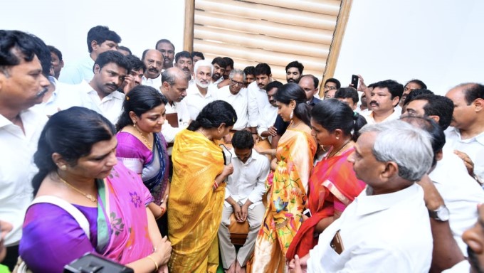 YS Jaganmohan Reddy House Warming Ceremony In Tadepalli Photos: HD ...