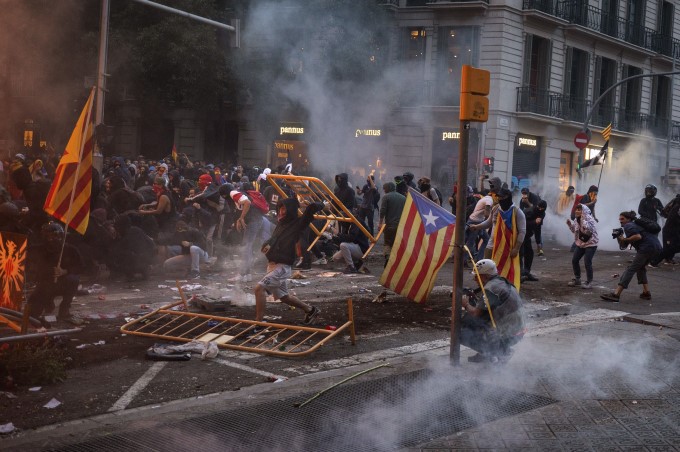 Protest Erupts After Pro Catalan Strike In Barcelona Photos: HD Images ...