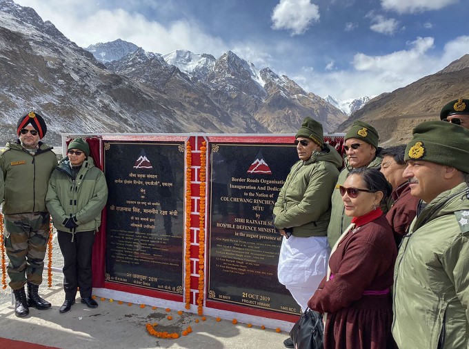 Defence Minister Rajnath Singh Inaugurates Colonel Chewang Rinchen ...