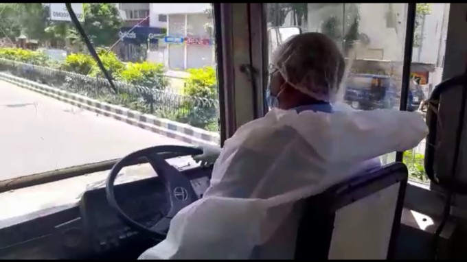 পিপিই পরে ডিউটি পালন সরকারি বাসের চালক-কন্ডাক্টরদের | Govt Bus driver ...