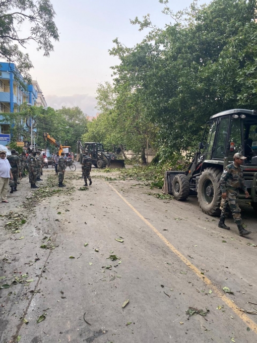 ಅಂಫಾನ್ ಚಂಡಮಾರುತದಿಂದ ನಲುಗಿದ್ದ ಪಶ್ಚಿಮ ಬಂಗಾಳದಲ್ಲಿ ಪುನರ್ ನಿರ್ಮಾಣ ಕಾರ್ಯಕ್ಕೆ ...