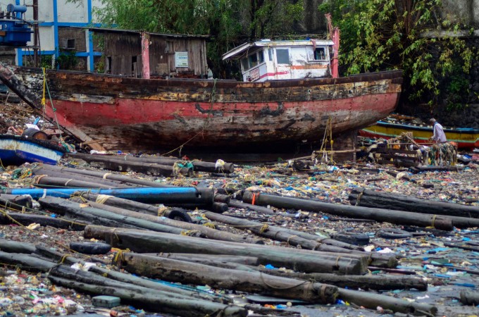 Damages Caused By Cyclone Nisarga Photos: HD Images, Pictures, News ...