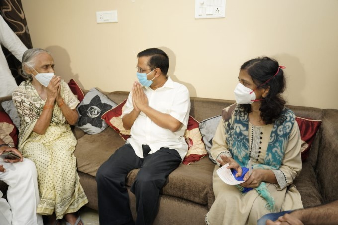 CM Arvind Kejriwal Visits The Family Members Of Late Dr. Aseem Gupta ...