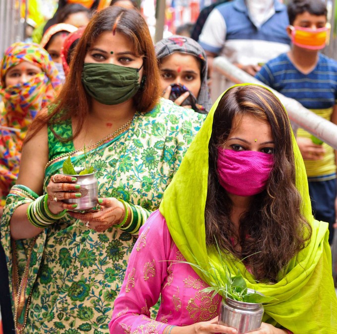 Celebration Of Sawan Month Begins In India 2020 Photos: HD Images ...