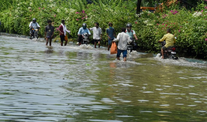 Waterlogging In Delhi Roads Due To Rainfall Photos: HD Images, Pictures ...