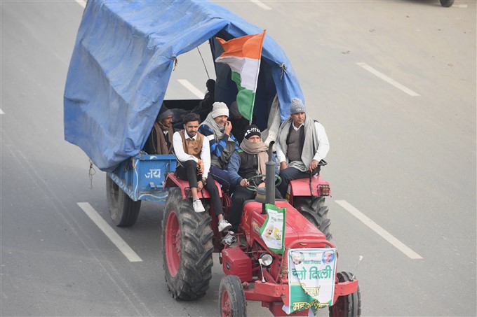 Thousands Of Protesting Farmers Take Part In Tractor Rally, Delhi, 07 ...