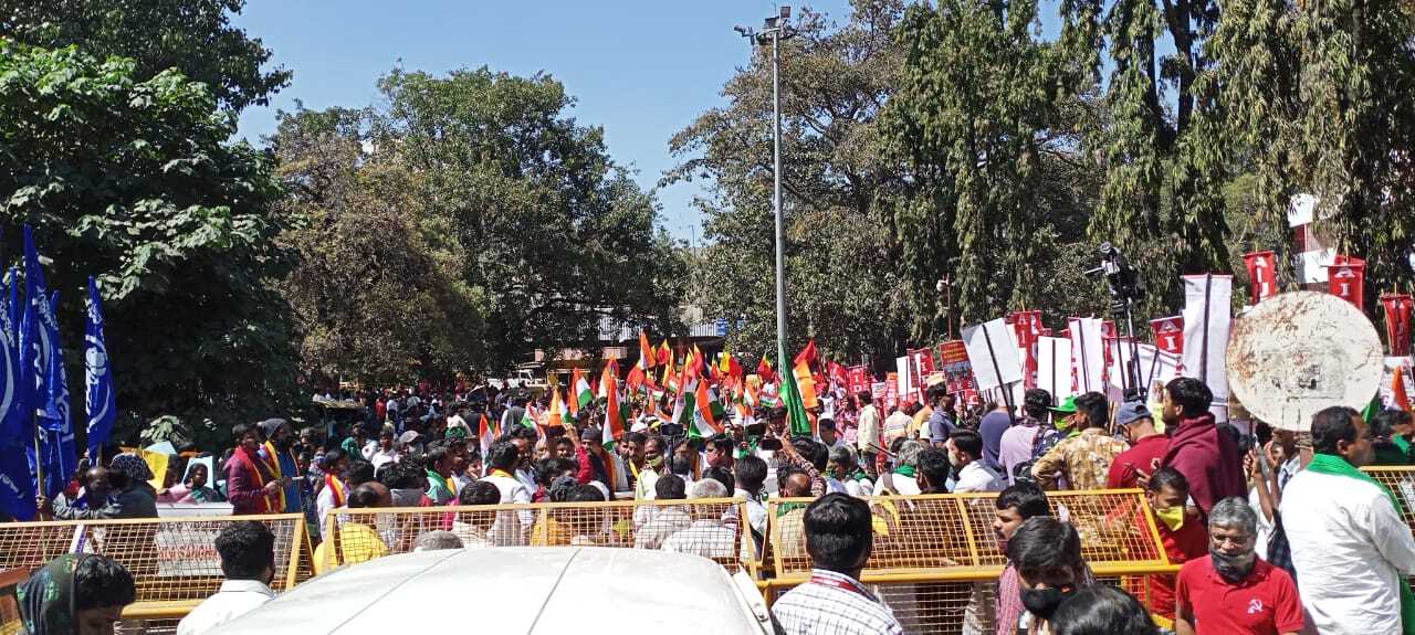 Farmers Tractor Rally Protest In Karnataka Photos: HD Images, Pictures ...