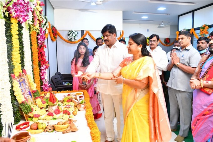 GHMC Mayor Gadwala Vijayalakshmi Assumes Office, Several Leaders Attend ...