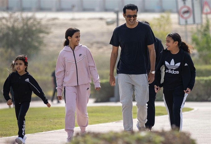 Qatar King Emir Walks With Children At Park In Doha Photos: HD Images ...