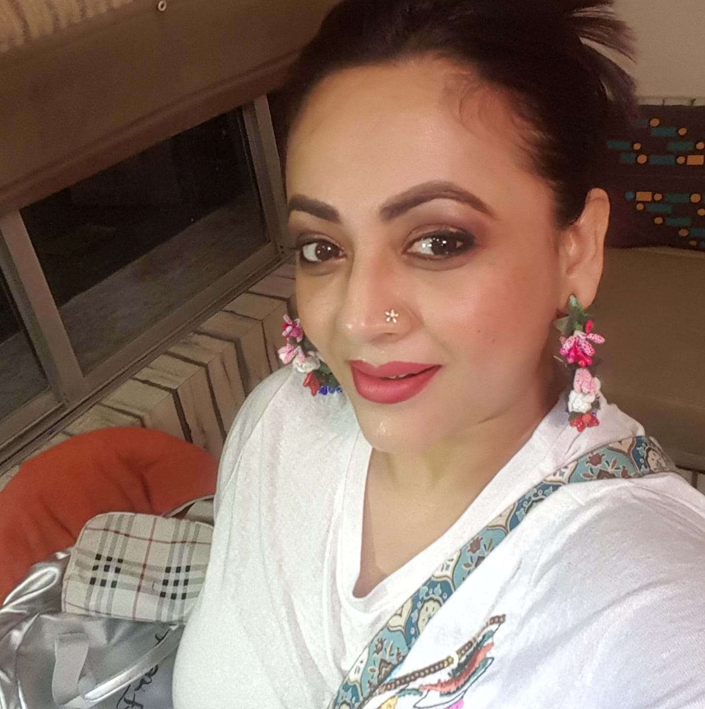 Sreelekha Mitra's Instagram, Twitter & Facebook on IDCrawl